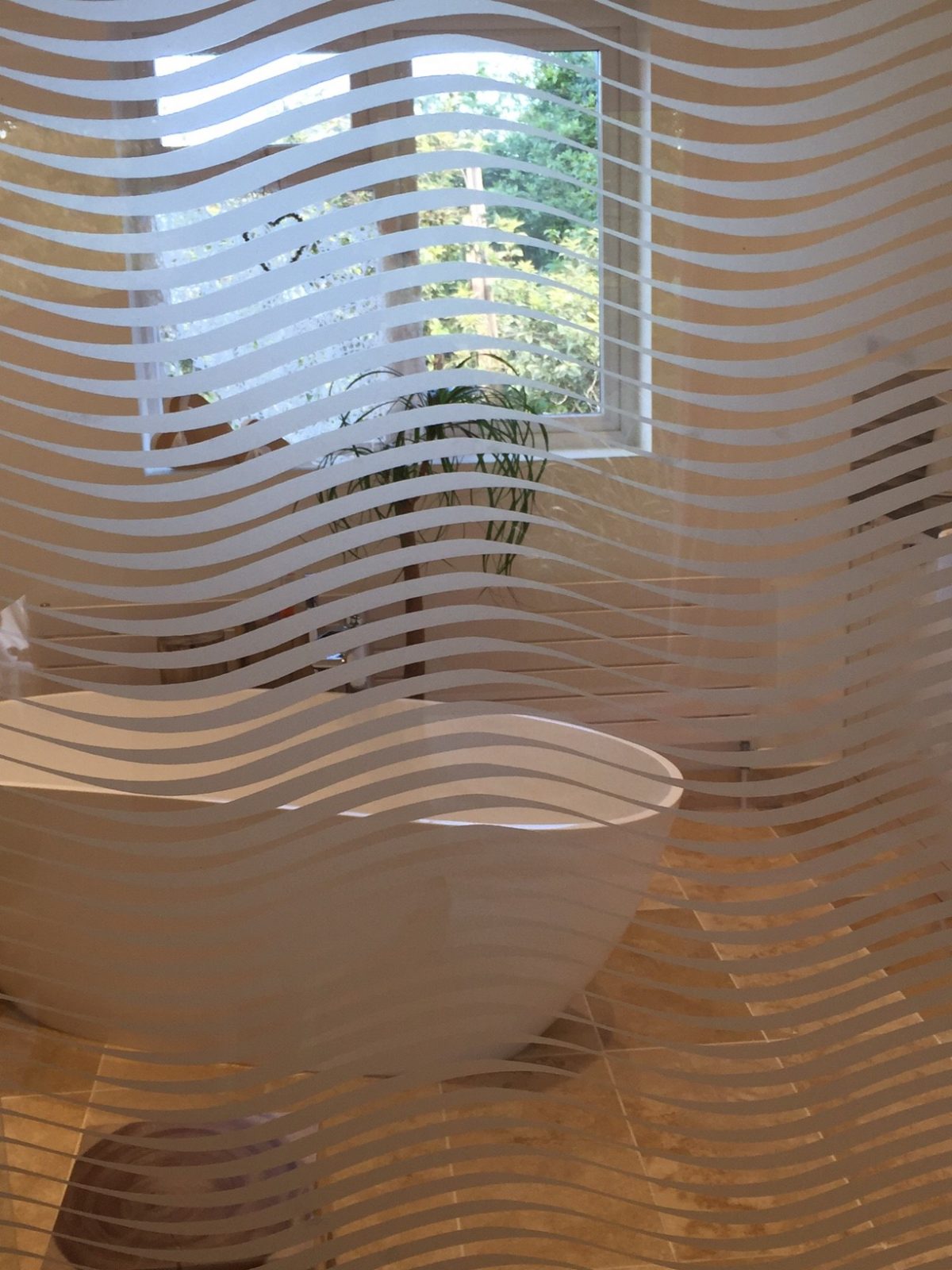 Made to measure shower screens